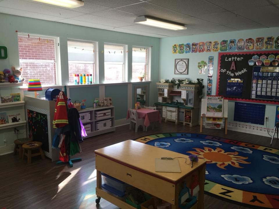 School For Little People - Preschool in Lake Jackson, TX - Winnie