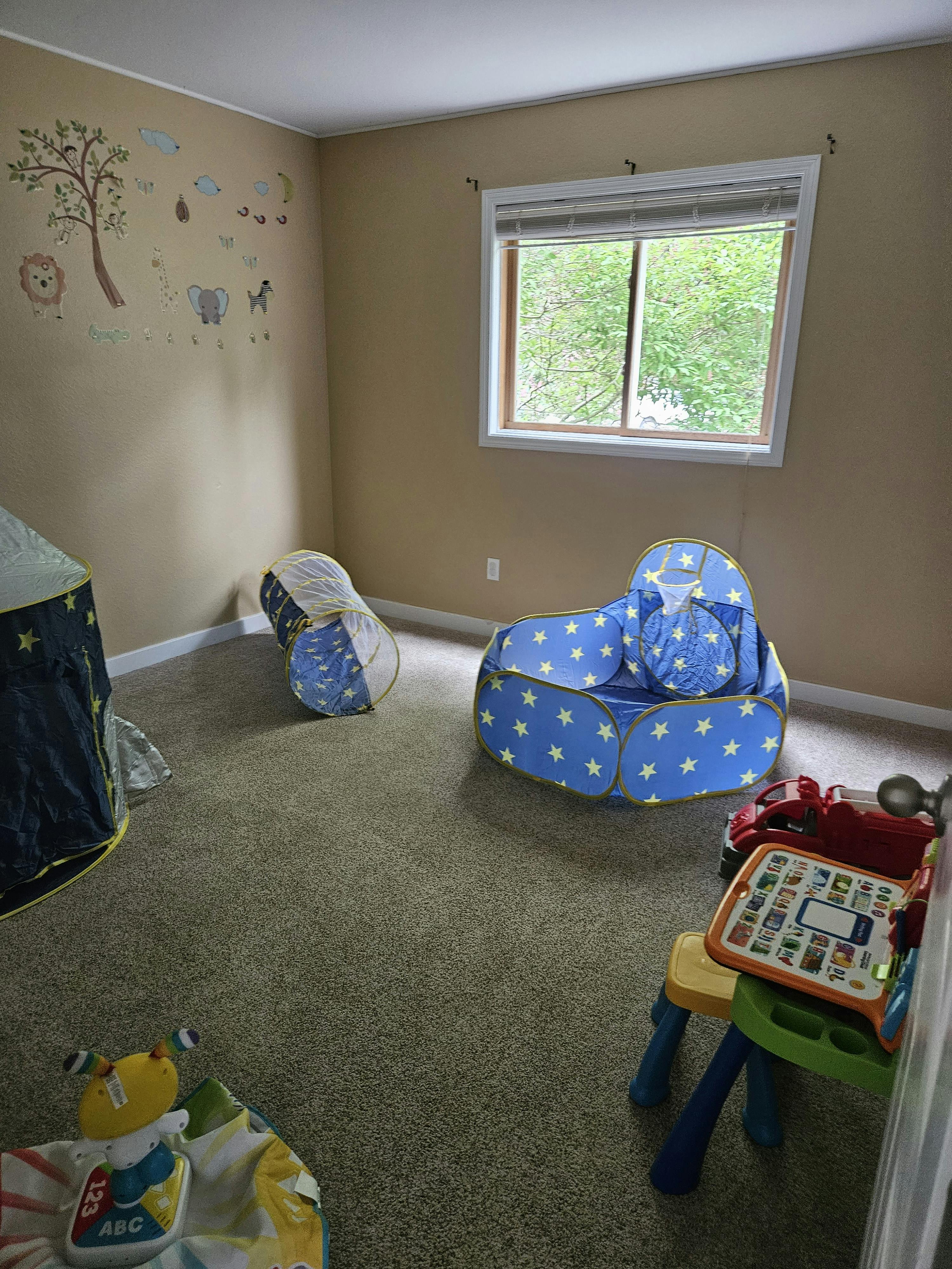 Kids R Us - Daycare in Anchorage, AK - Winnie